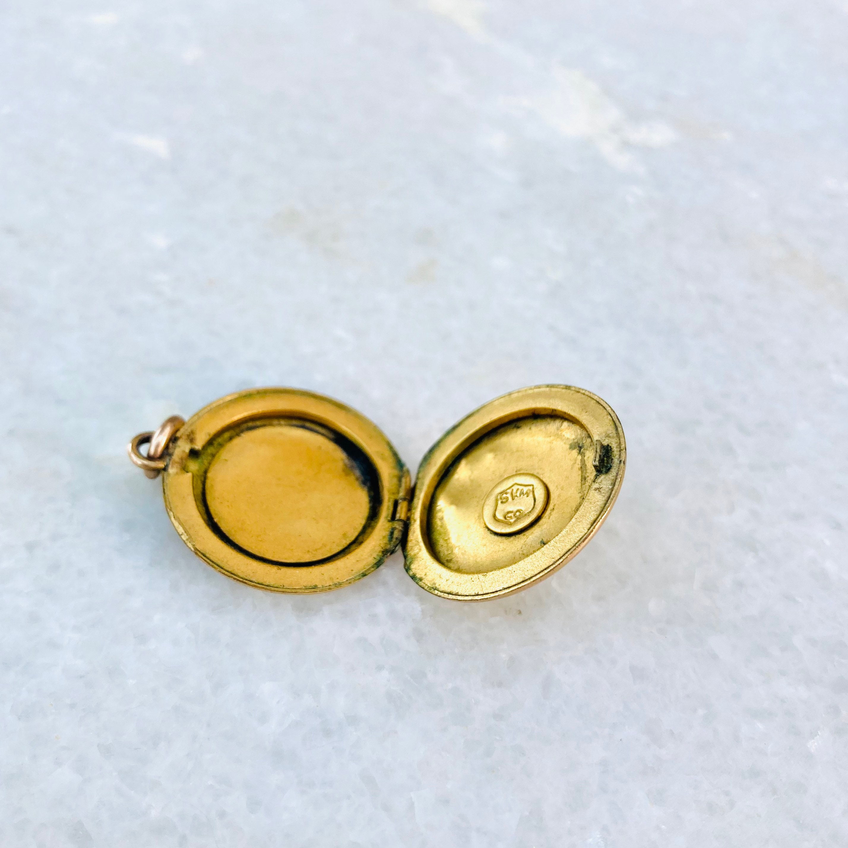 Antique Signed SKM Co Round Gold Locket Opens as is Romantic Circle 1 ...