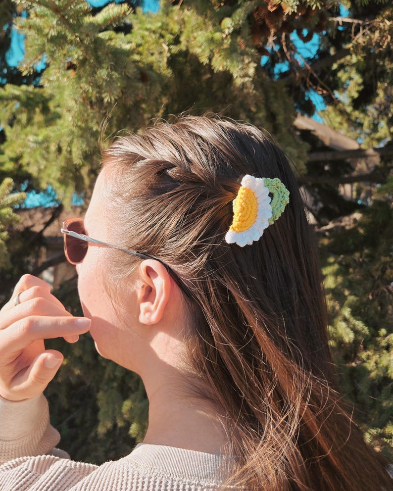Crochet Daisy Hair Clip Set – Handmade Floral Hair Accessory - Etsy