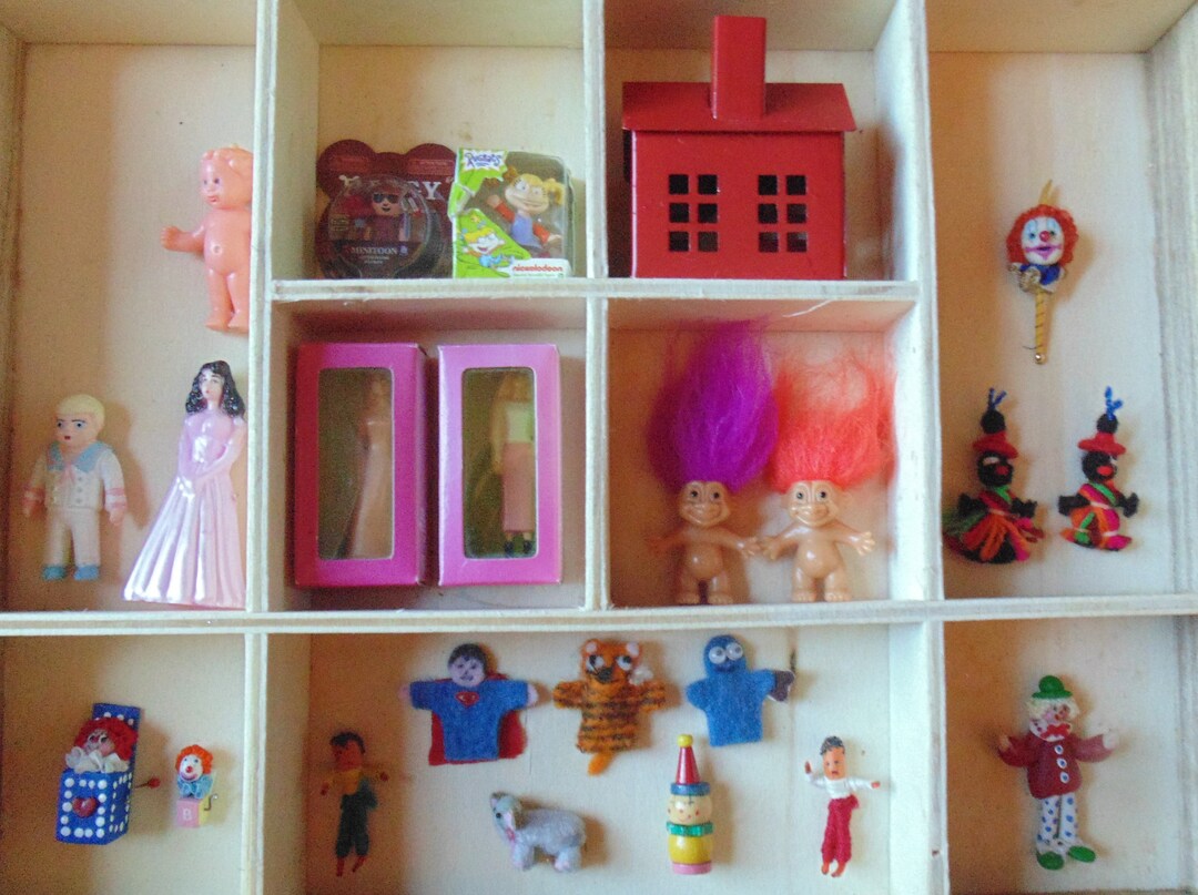 Vintage Miniature Dollhouse 1:12 Dolls Toys Lot Barbie Trolls Rugrats ...