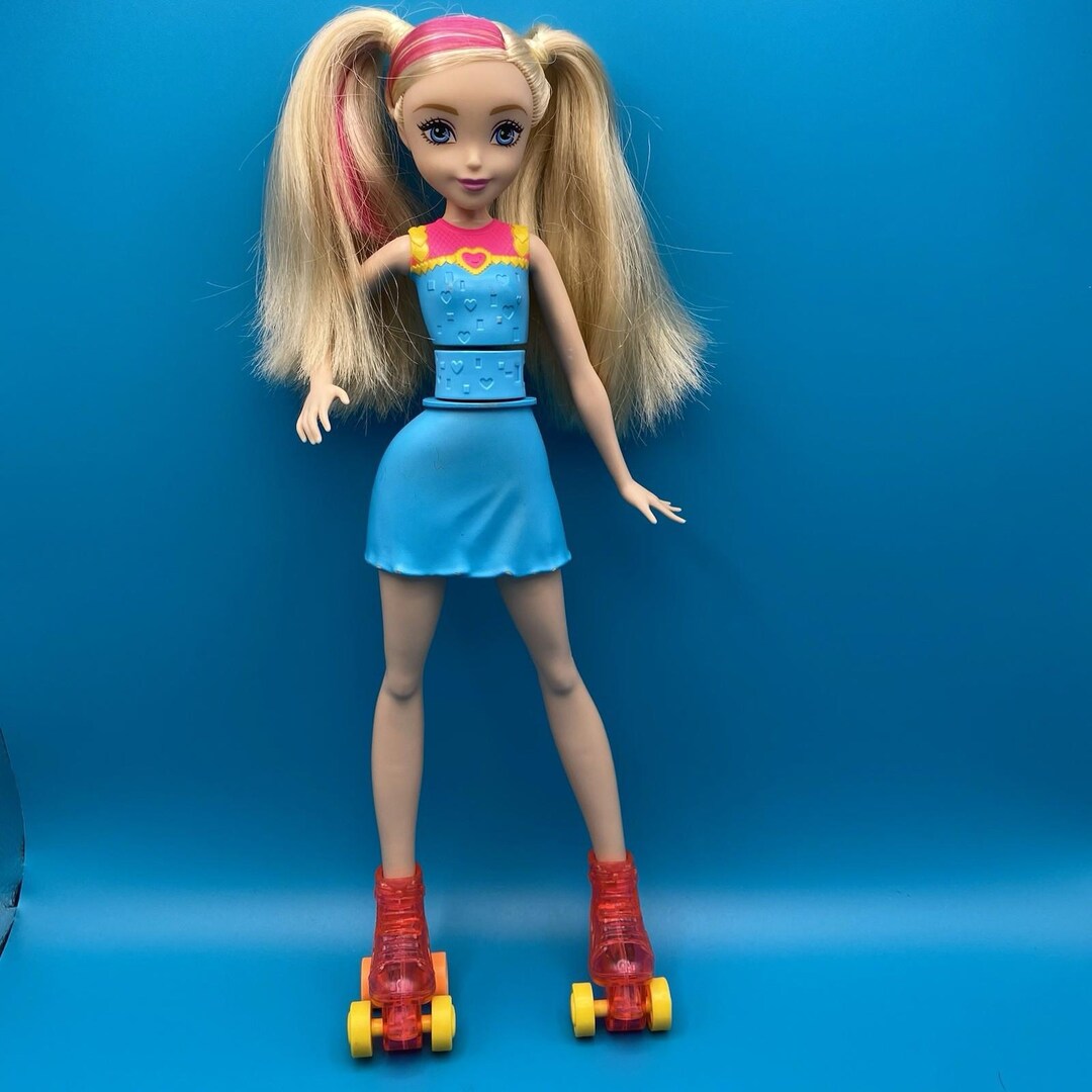 WORKING Barbie Video Game Hero Light up Roller Skates Mattel Doll 2016 ...
