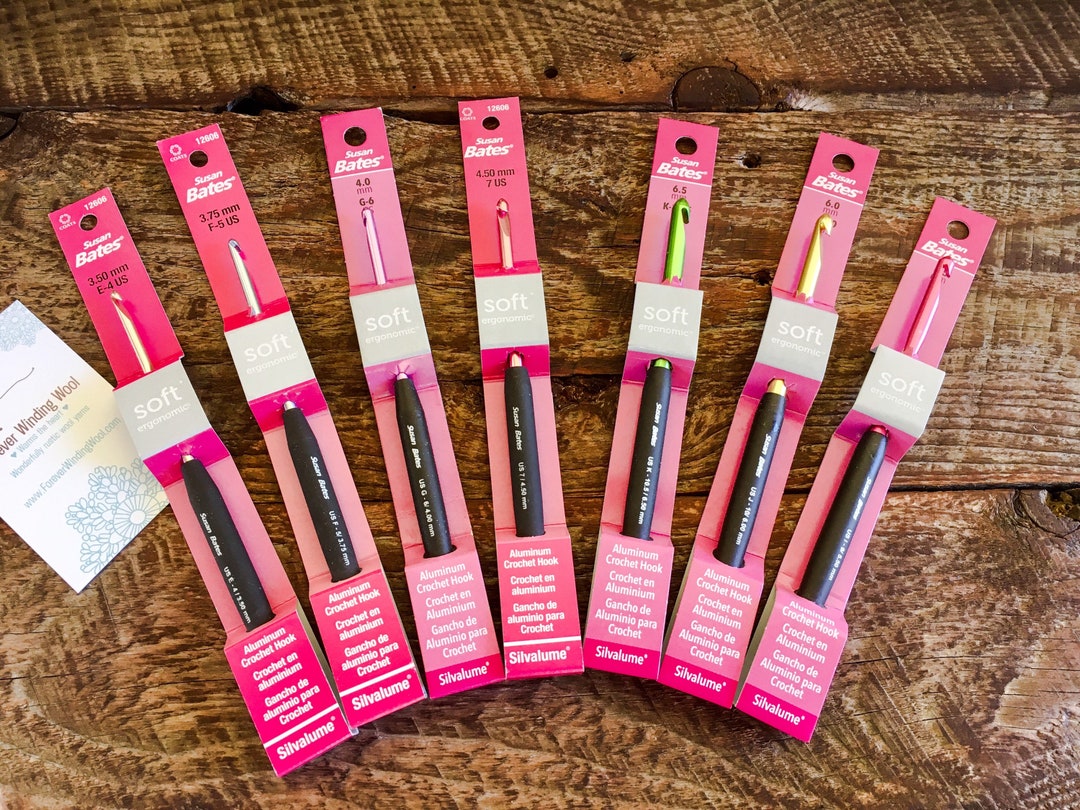 Susan Bates Ergonomic Crochet Hook, Silvalume Aluminum With Soft Grip ...