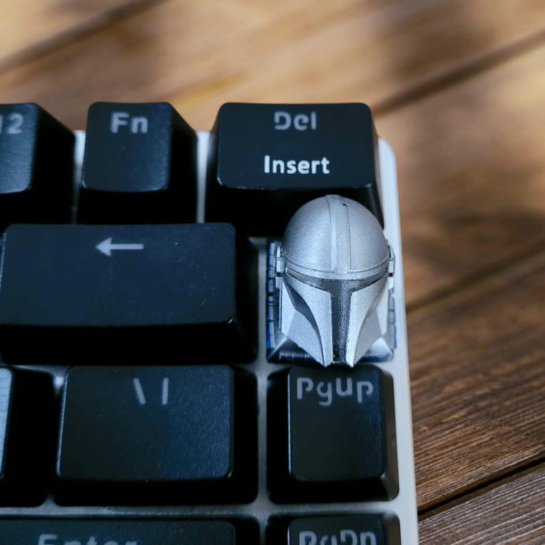 Artisan Keycaps Mando Helmet, Custom Keycap, Custom Spacebar, Character ...