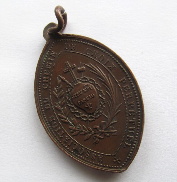 Jesus Antique Religious Medal Sacred Heart Crown Of T… - Gem Jesus Antique Religious Medal Sacred Heart Crown Of T… - Gem