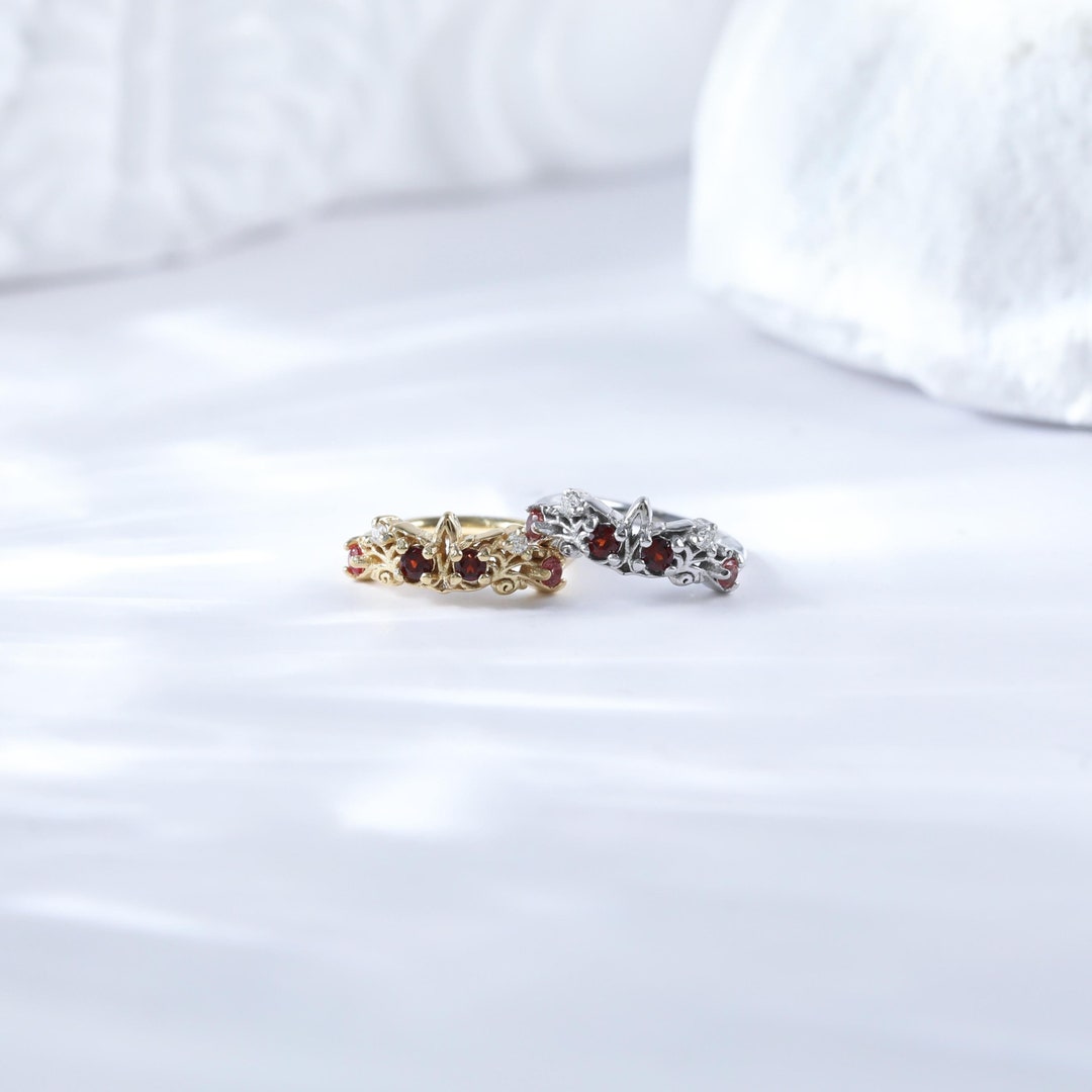 Sterling Silver Crown Shaped Rook Clicker • 925 Silver Garnet Conch ...