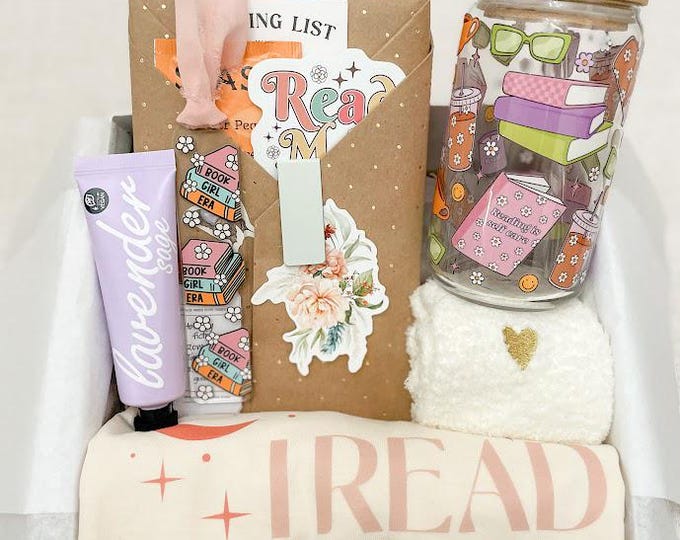 Book Lover Gift Set: "i Read Past My Bedtime" Shirt, Book & Accessories ...