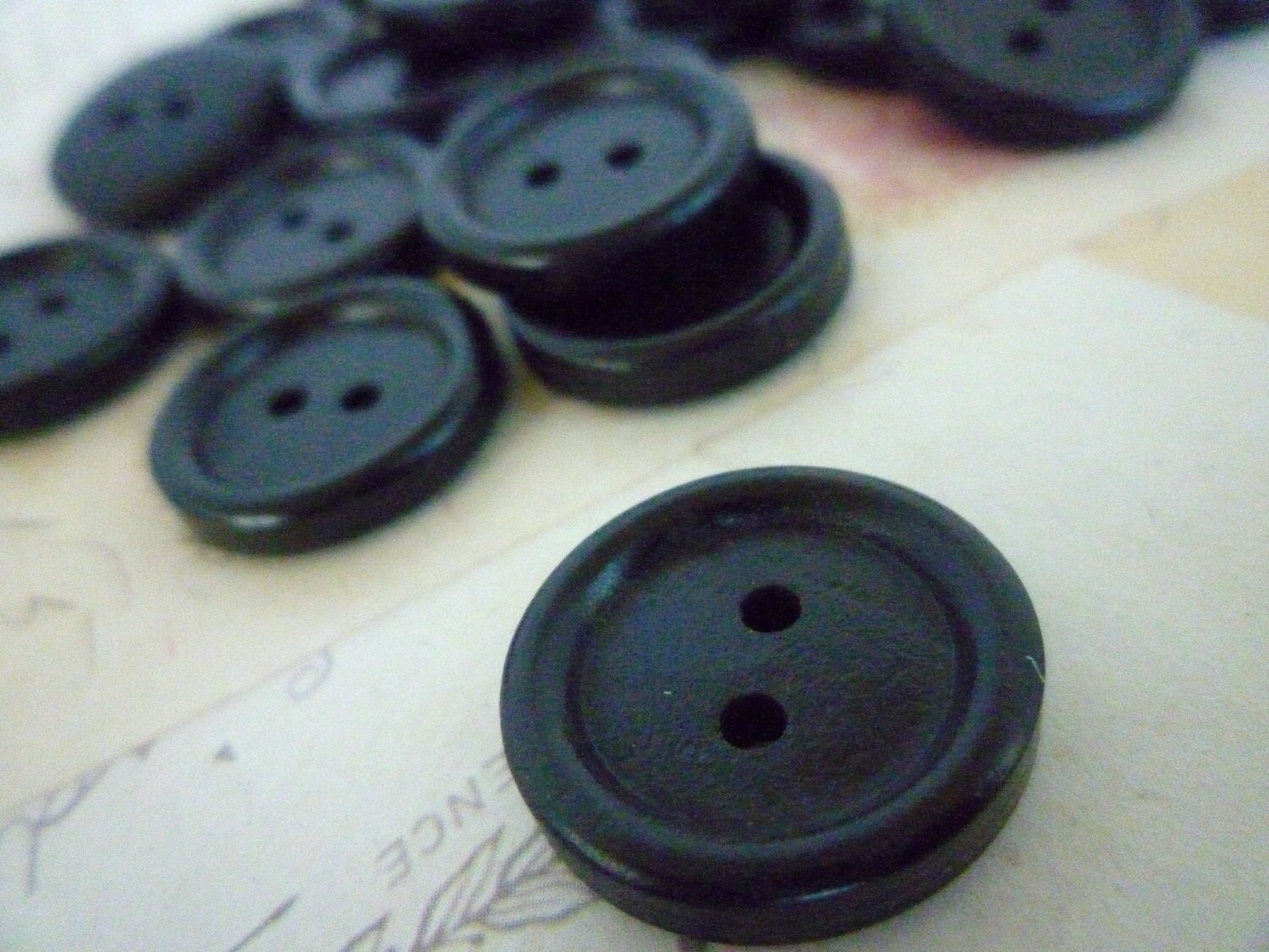 Round Wooden Buttons Three Quarter Inch 20mm Brown/Black | Etsy