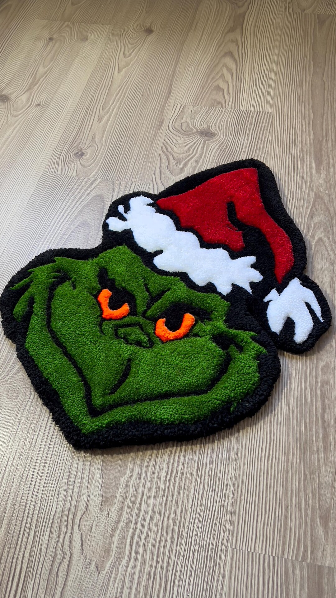 Handmade Grinch Rug: Green Christmas Decor, Tufted Acrylic Yarn - Etsy