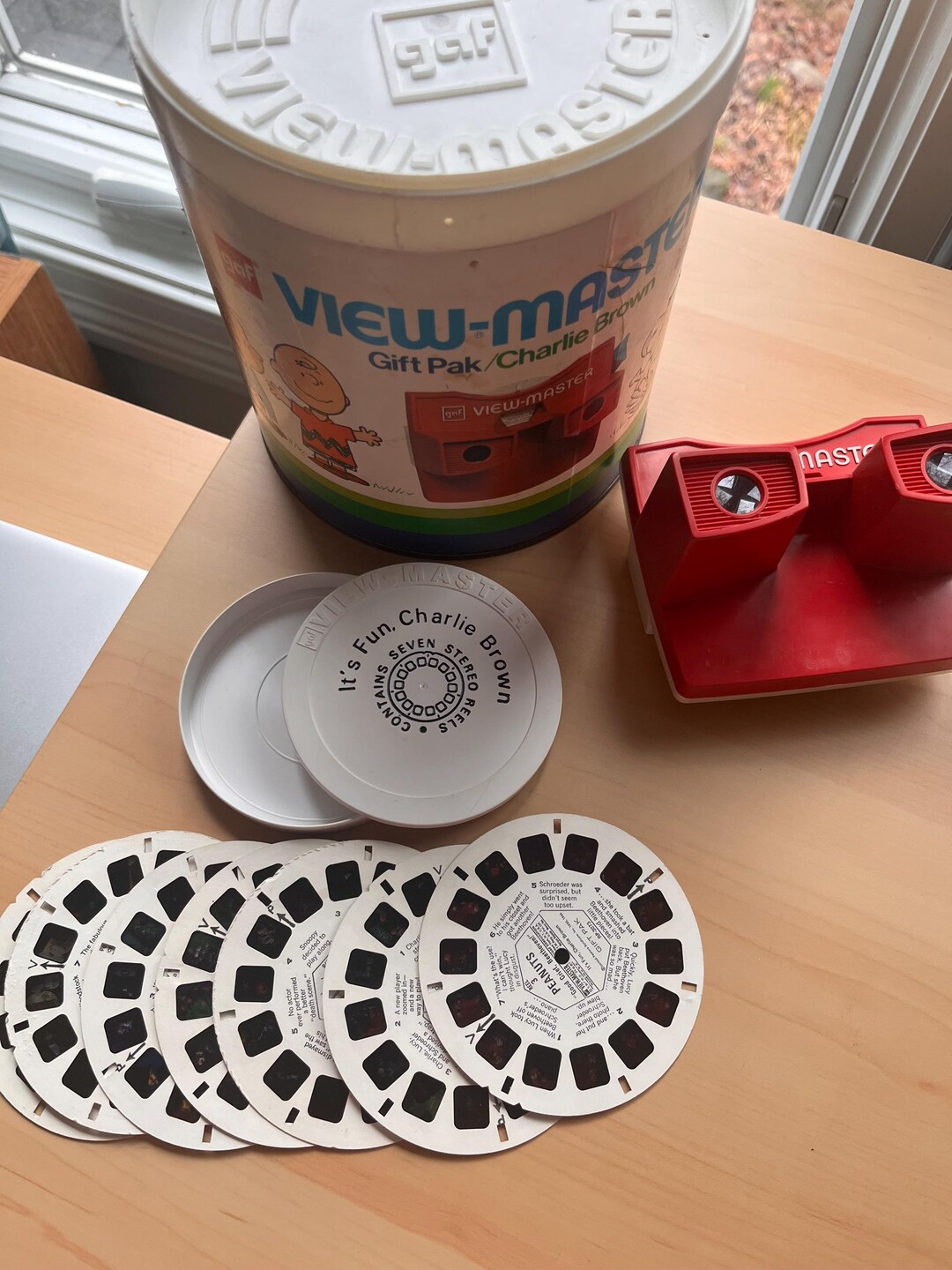 Vintage Charlie Brown. GAF View-master Charlie Brown Peanuts Gift Pak ...