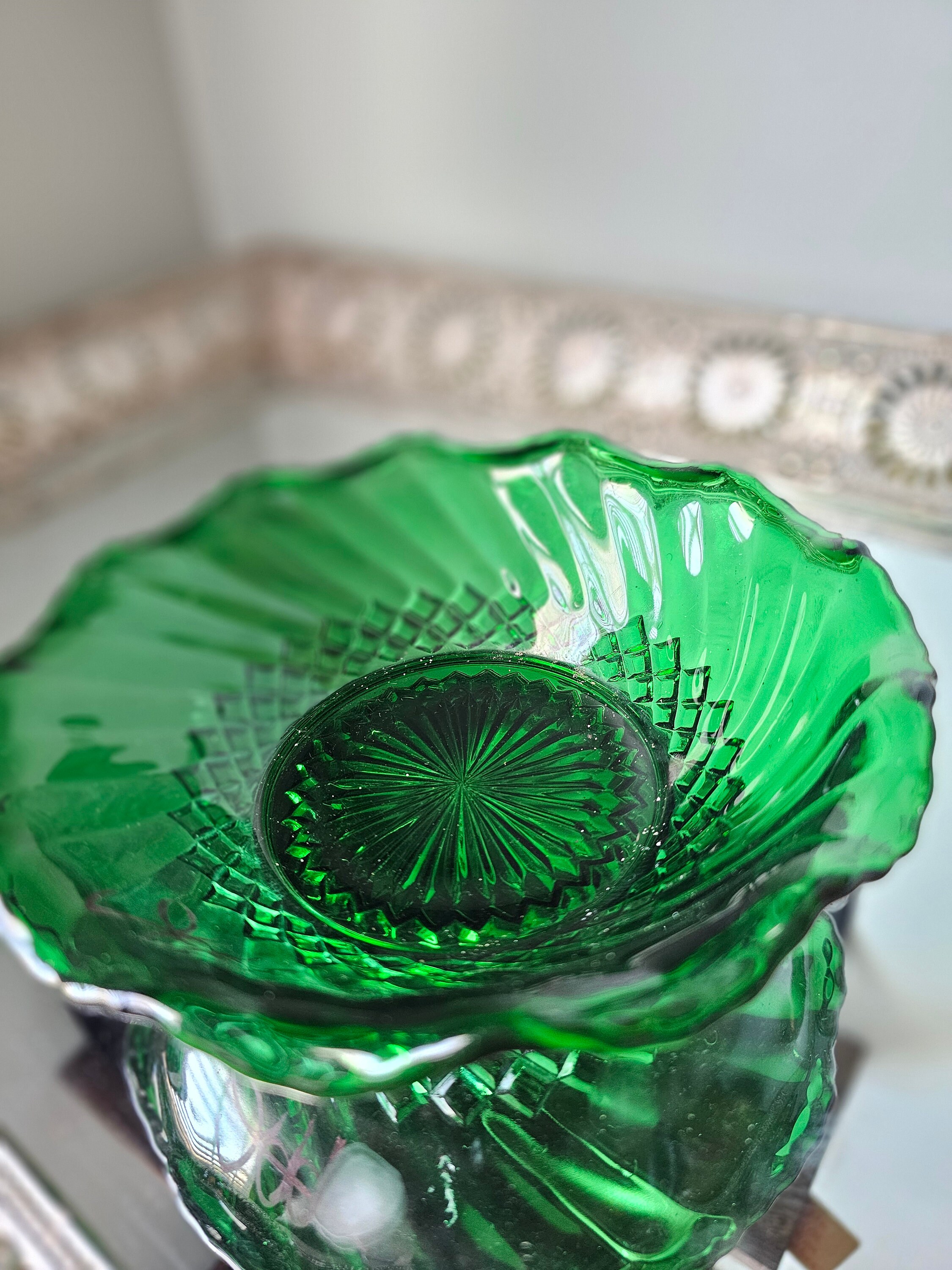Vintage Emerald Green Glass Bowl Starburst Diamond Pattern - Etsy