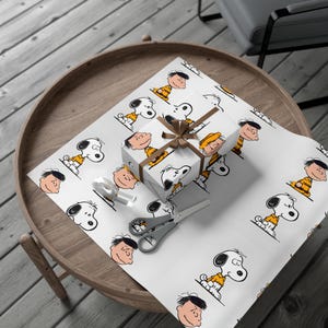 Wrapping Papers: Peanuts Characters Grid Gifts, Christmas, Holidays ...