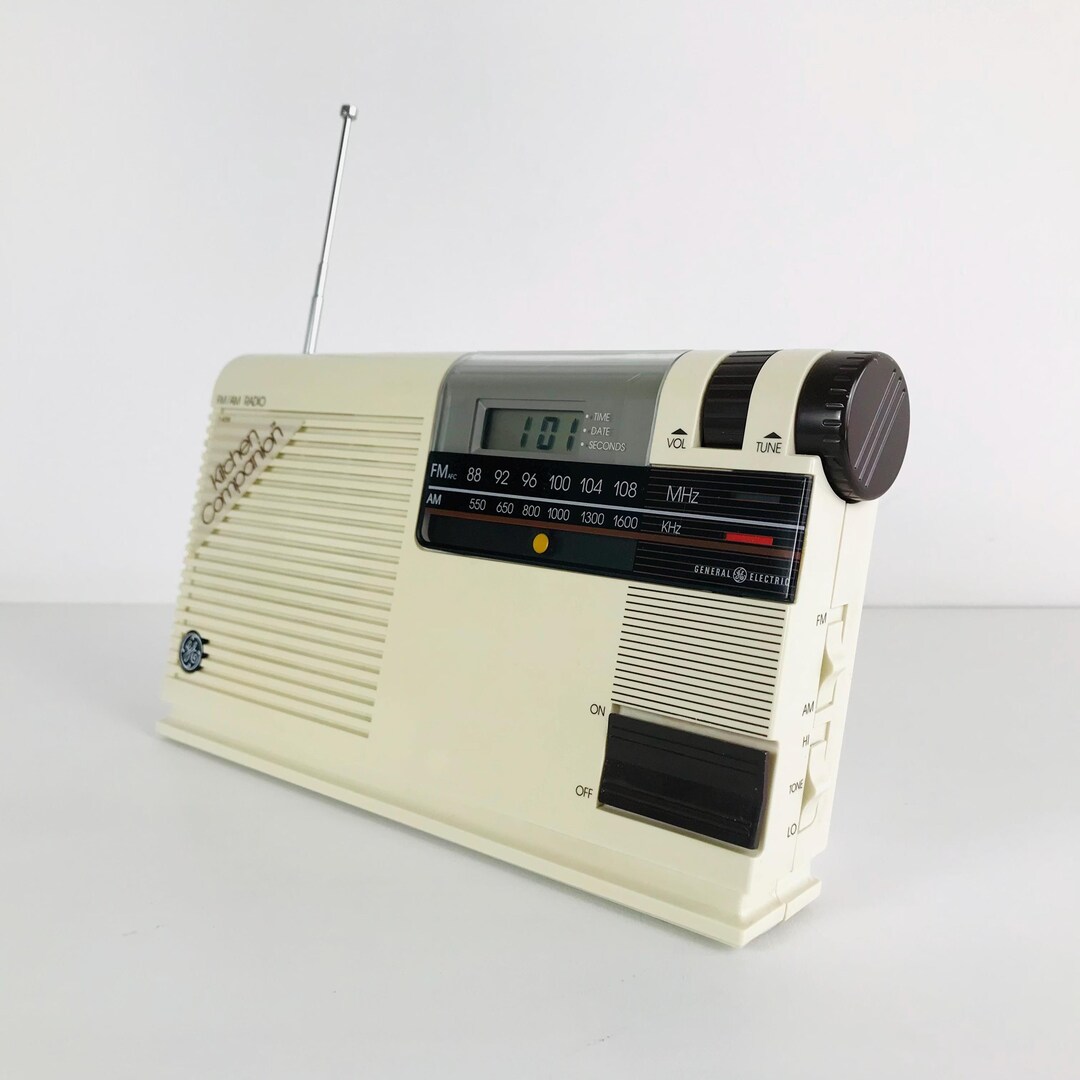 Vintage 1980s General Electric GE Kitchen Companion AM FM Radio With ...