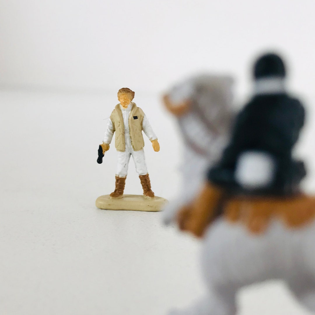 Miniature Star Wars Princess Leia and Han Solo on Tauntaun Figurines ...