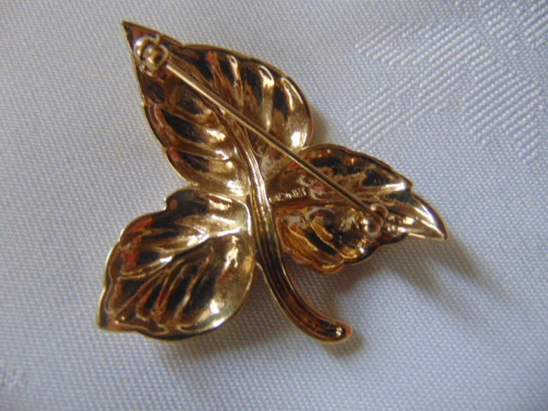 Vintage Signed Monet Gold Tone Leaf Brooch Pin 1960 - Etsy Vintage Signed Monet Gold Tone Leaf Brooch Pin 1960 - Etsy