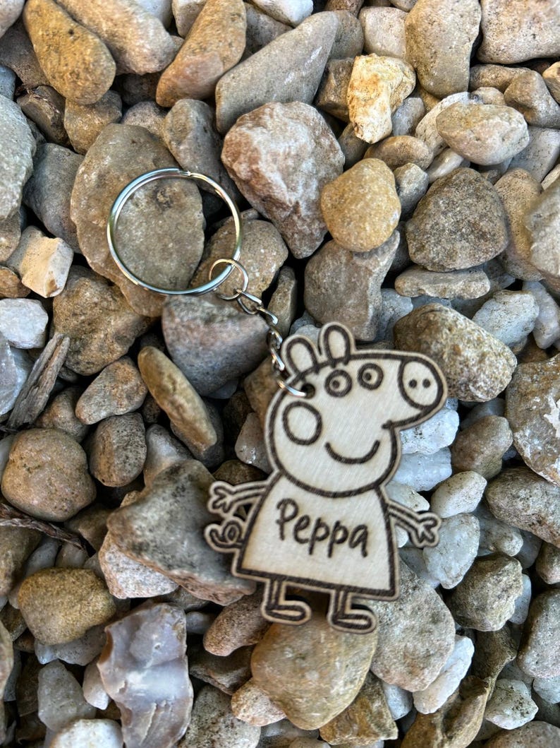 Personalized Peppa Pig Wooden Keyring: Family Keychain - Etsy