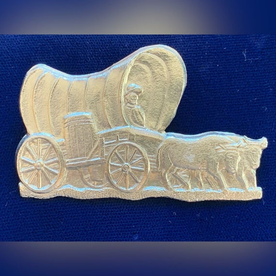 Vintage Cast Chuck Wagon Western Brooch - Gem