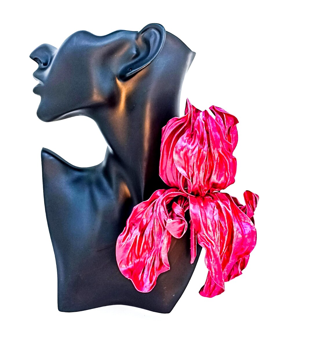 Modern Shoulder Brooch - Stand Out in Style With This Eye-catching ...