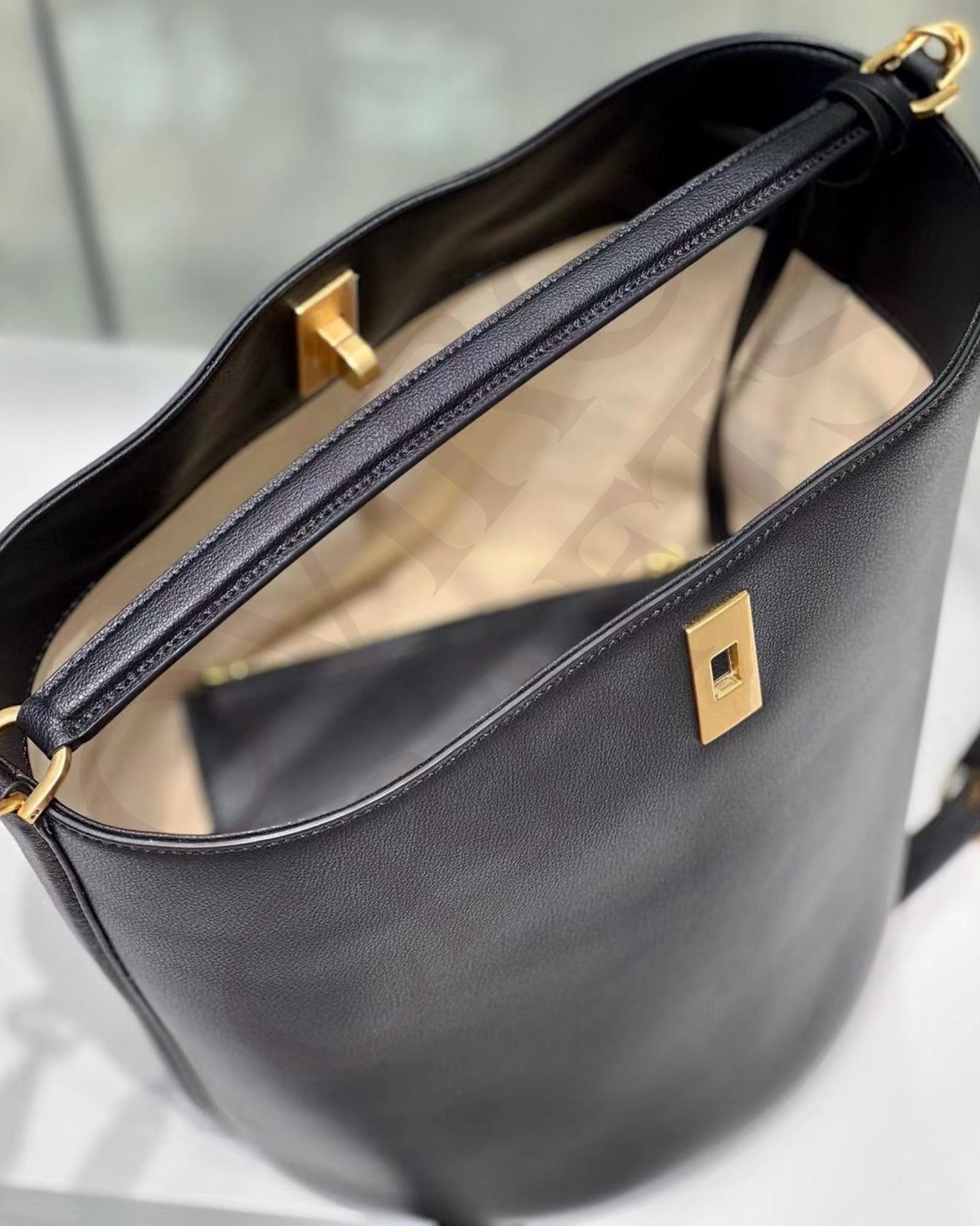 Luxury First Layer Cowhide Cross-body Bag: Elegant Commuter Bucket ...
