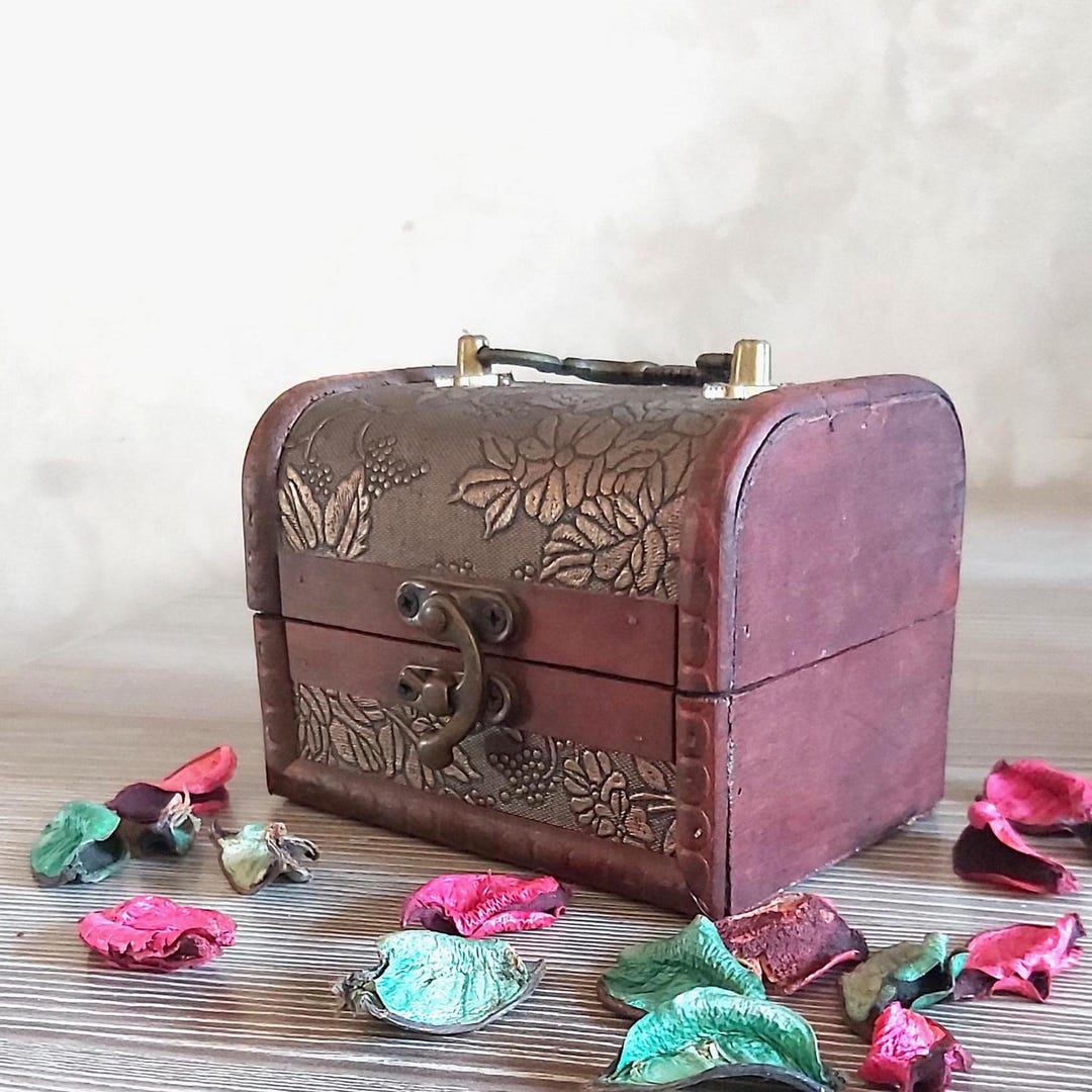 Small Luxury Moroccan Wooden Box With Antique Design, Perfect for ...