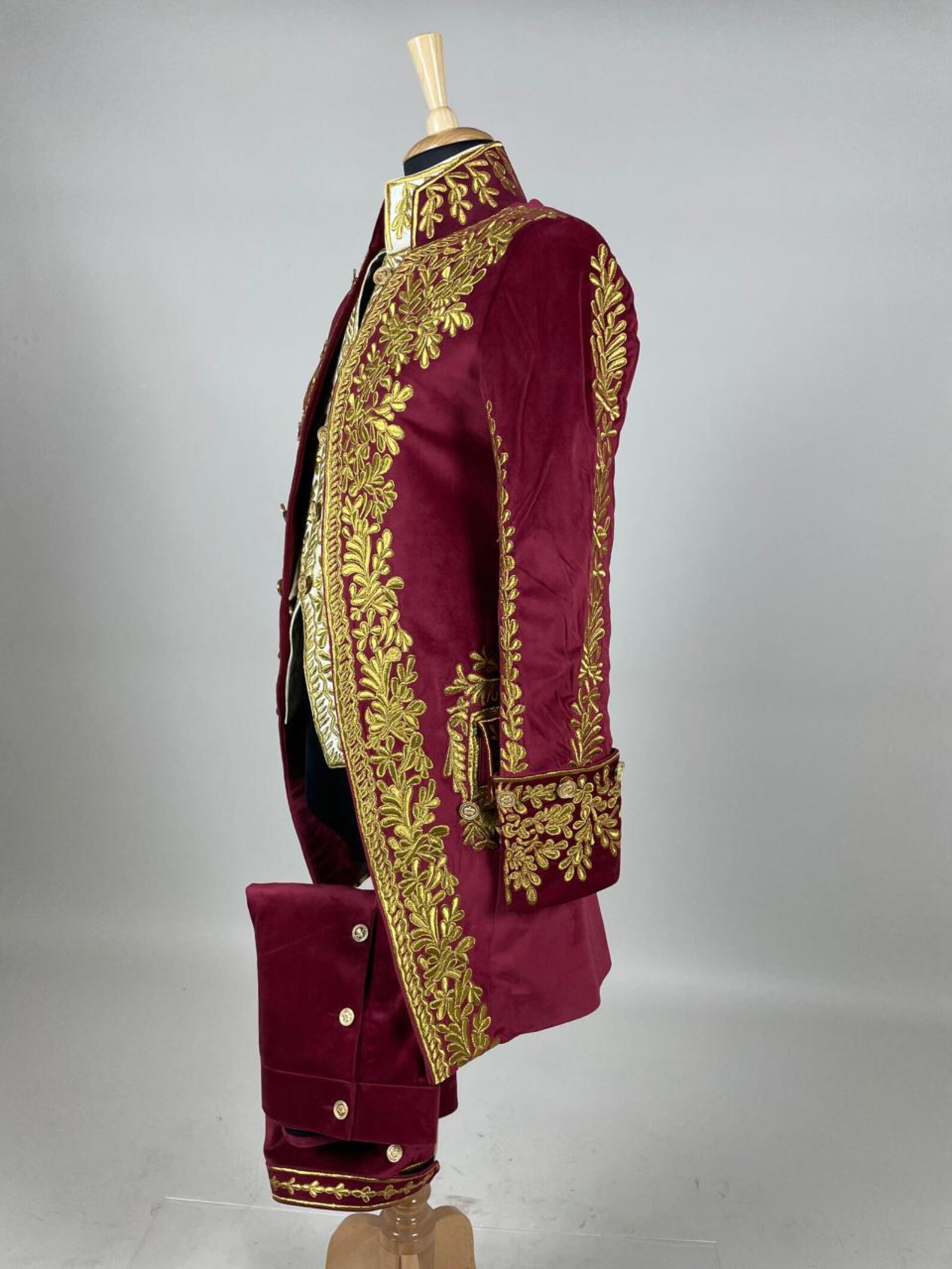 Men Red Velvet 3pc Rococo Costume Custom Made Gold Embroidered Metallic ...
