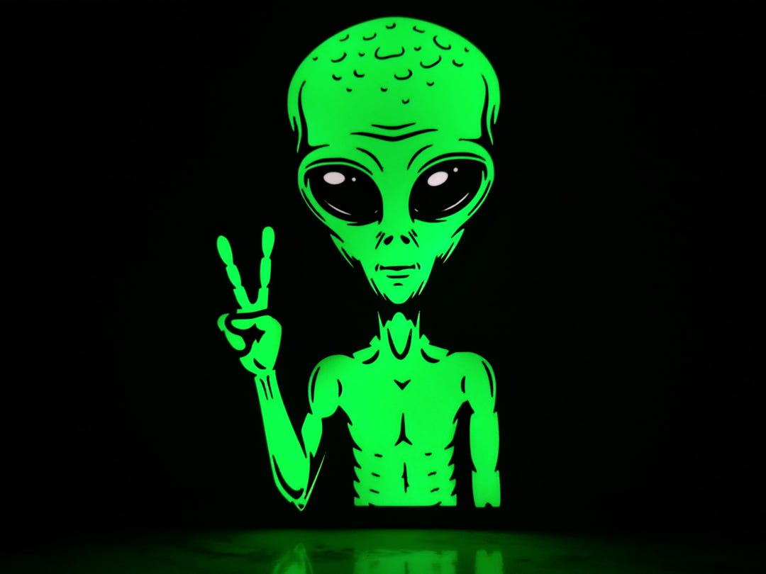 Alien LED Desk Lamp | 3D Printed Alien-inspired UFO Light | Alien Decor ...