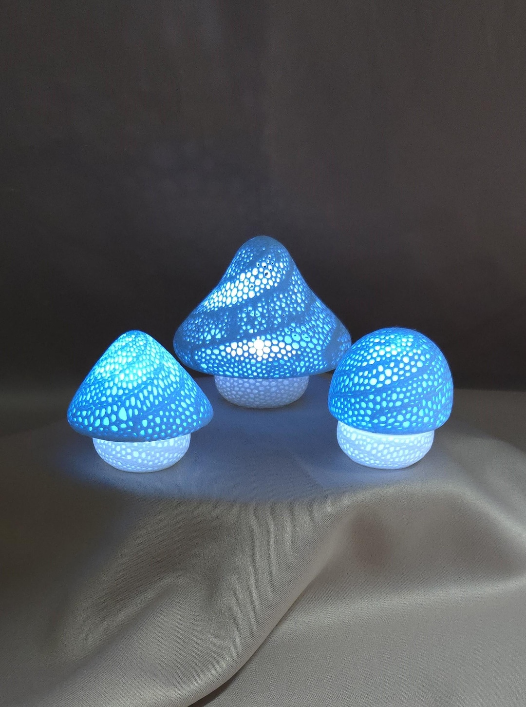 3D Printed Mushroom Decor: Voronoi LED Night Light - Etsy