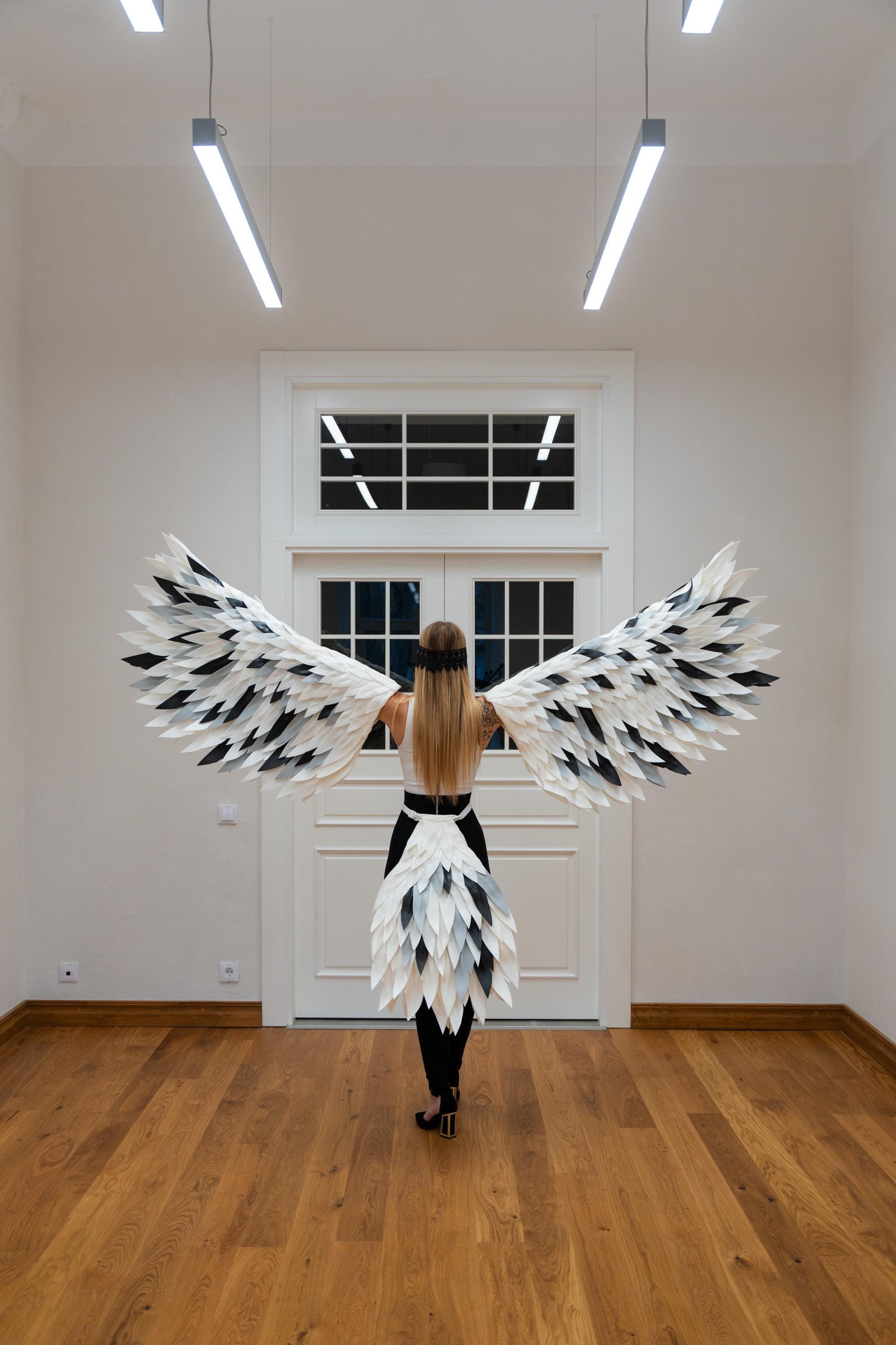 Snow Owl Wings Costume With Tail: Moveable Cosplay Bird Wings - Etsy