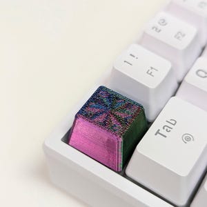 Artisan Keycaps for Mechanical Keyboards - Magenta and Green Shimmer ...