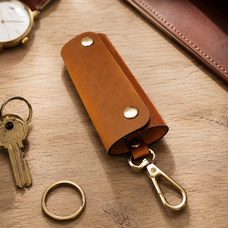 Leather Key Sleeve With Carabiner, Compact Daily Keys Clip Holder ...