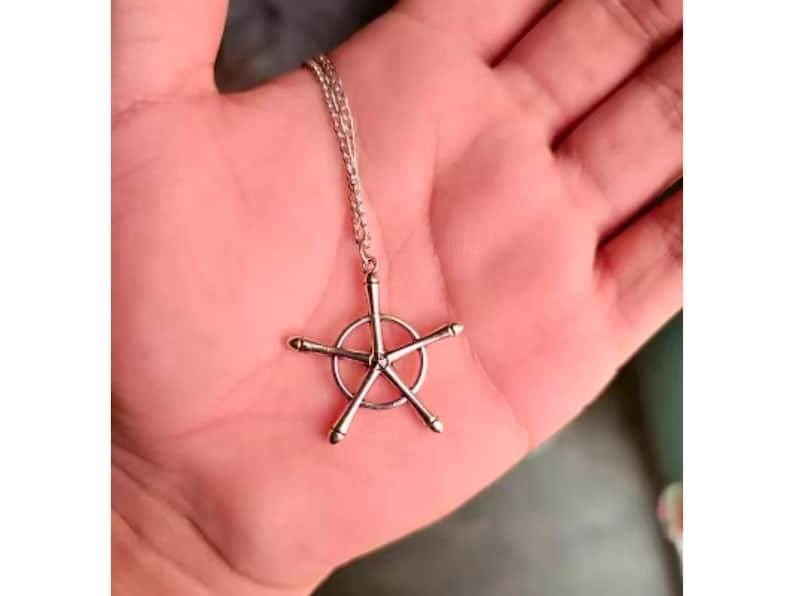 Bleach Quincy Ishida Uryuu Necklace, Ginrei Gojiaku Amulet Necklace ...