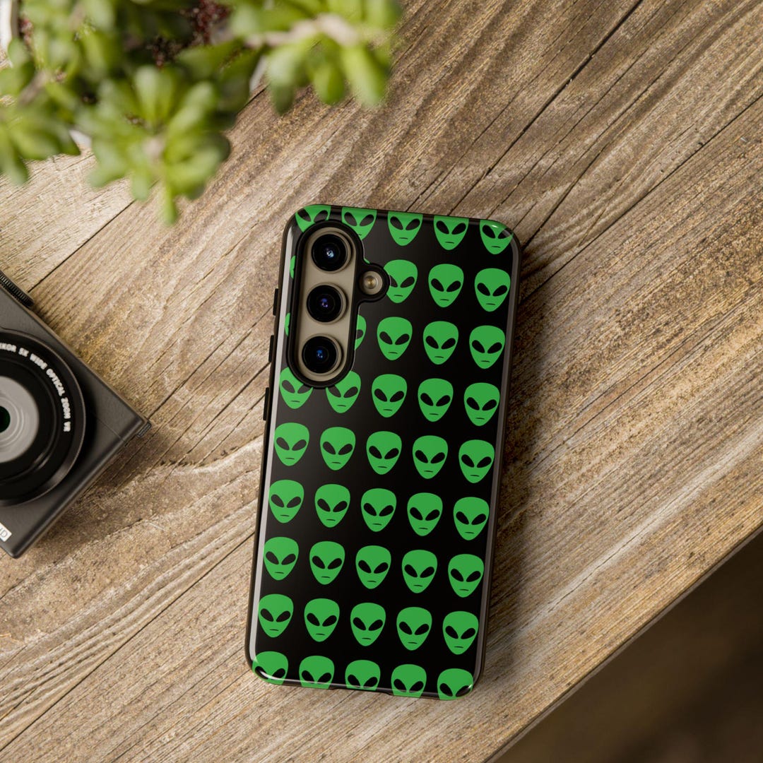 Alien Print Tough Cases, Sci-fi Lover Gift, Unique Phone Cover, Green ...