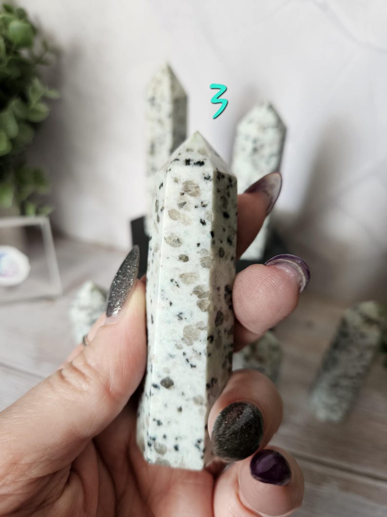 Kiwi Jasper Tower- Heart Chakra - Grounding - Etsy