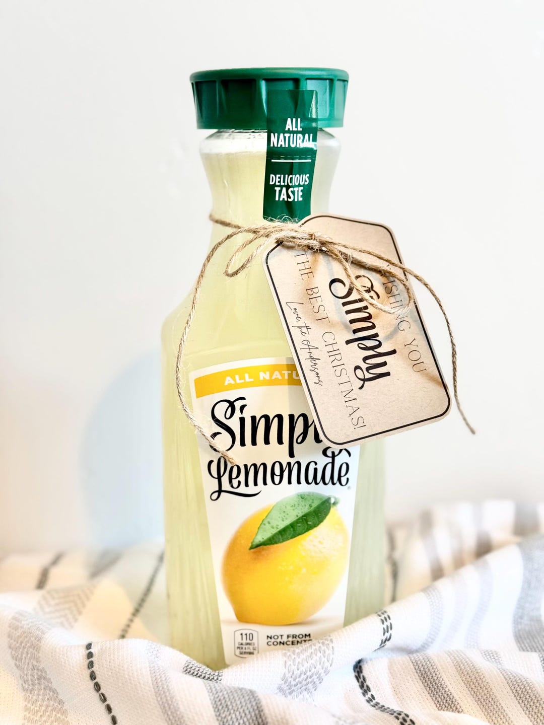 Simply the Best Christmas Gift Tag Simply Lemonade Easy Neighbor Gifts ...