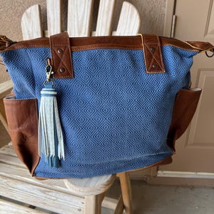 Handmade Blue Leather and Arabesque Sea Foam Clip Tassel Purse ...