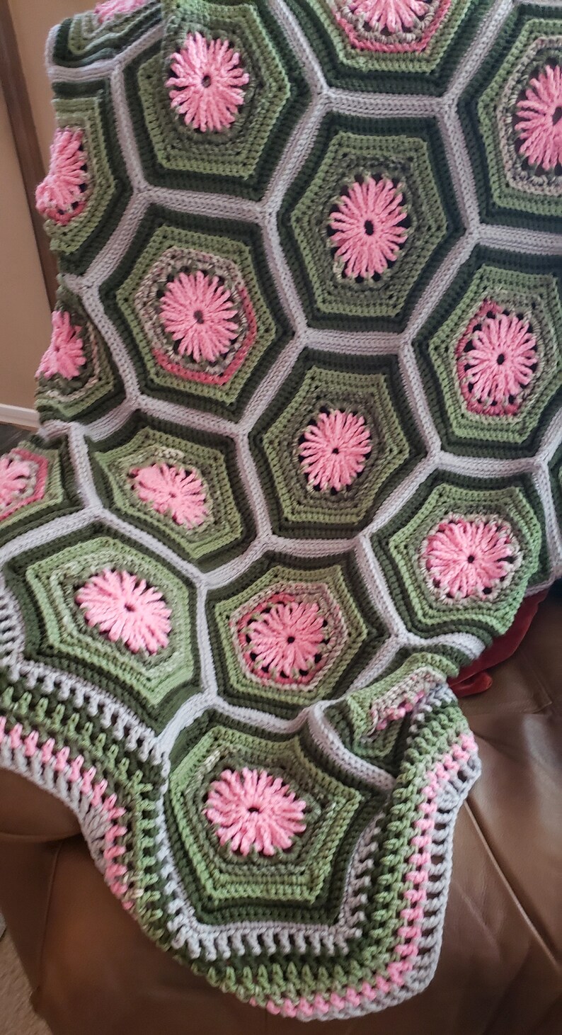Oval Afghan in Pinks and Greens - Etsy