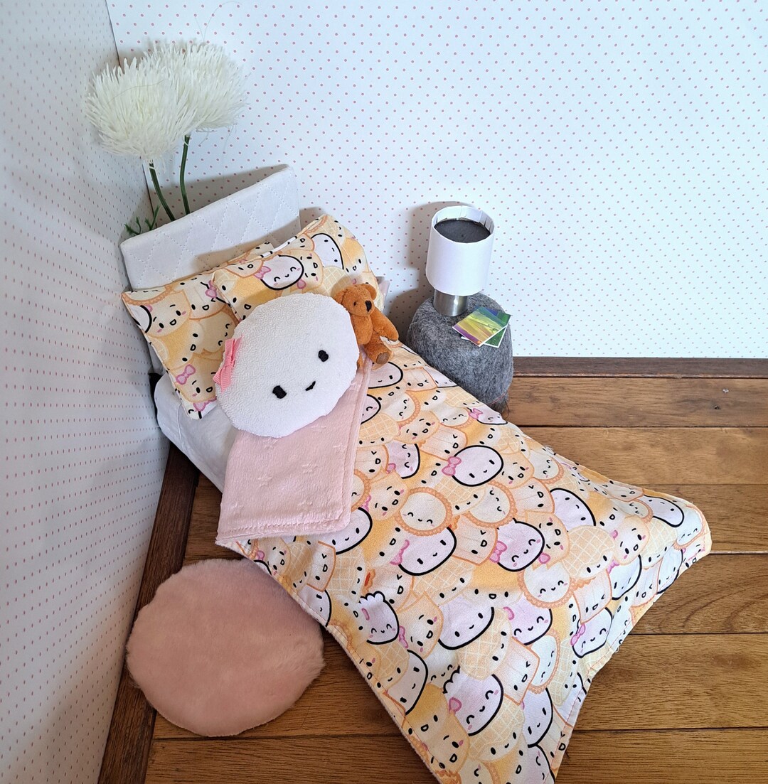 Barbie 11 Fashion Doll Bedding Set Pillows, Comforter, Rug Happy Dim ...