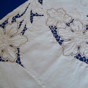 Vintage Runner Linen With Heavy Embroidery Cutout Work With Needle Lace ...