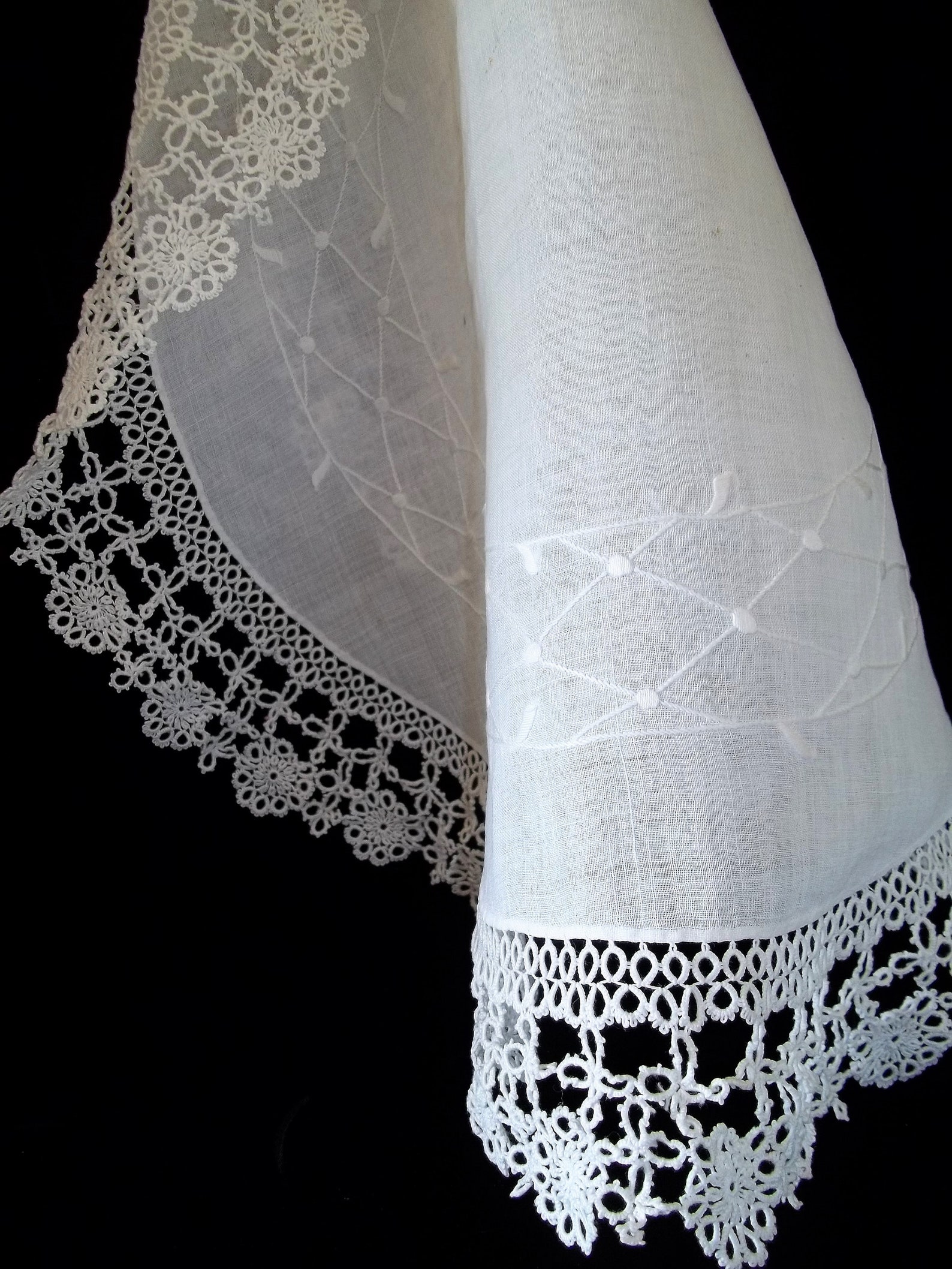 Vintage 24 Inch Tatted Large Table Topper Pre 1920's Era - Etsy