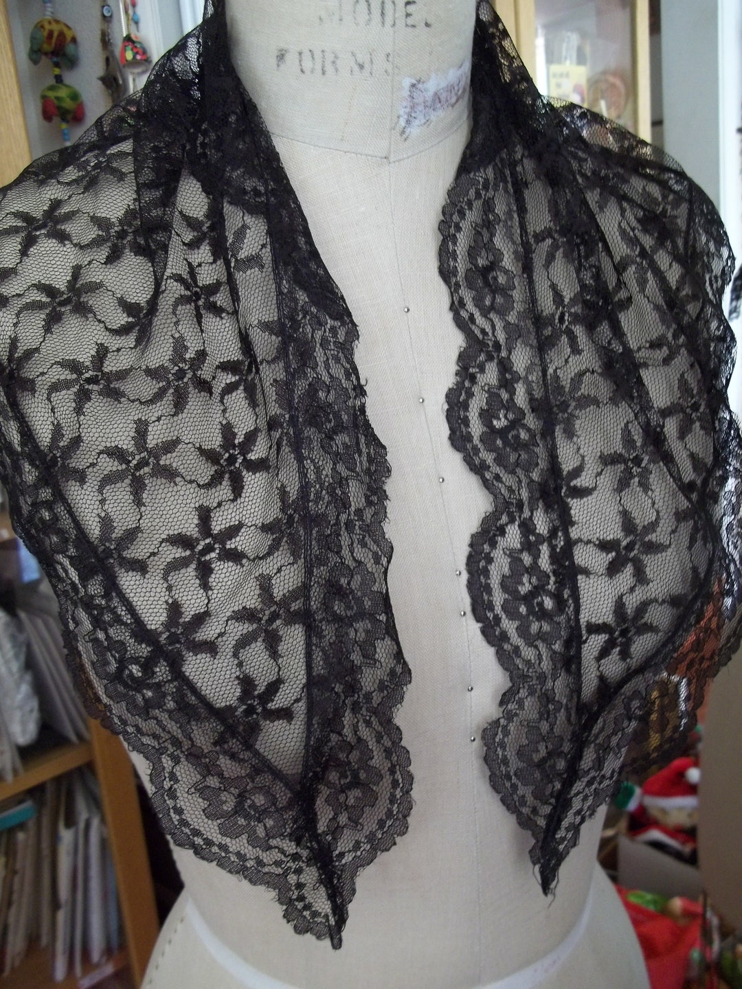 Black Vintage Floral Lace 1970's Mourning Wear or Table Runner Neck ...