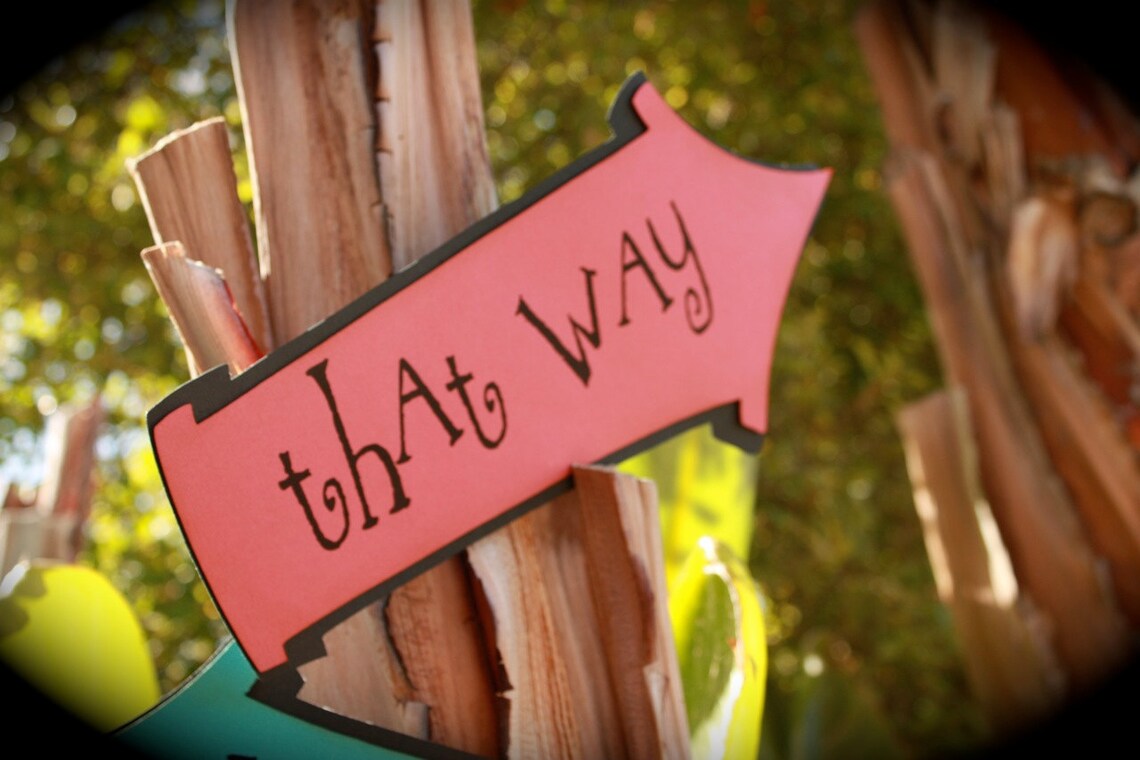 Alice in Wonderland (this Way, That Way) Signs - Etsy UK