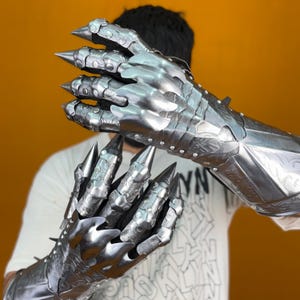 Nazgul-inspired Etched Gauntlet Gloves | Medieval Cosplay Armor ...