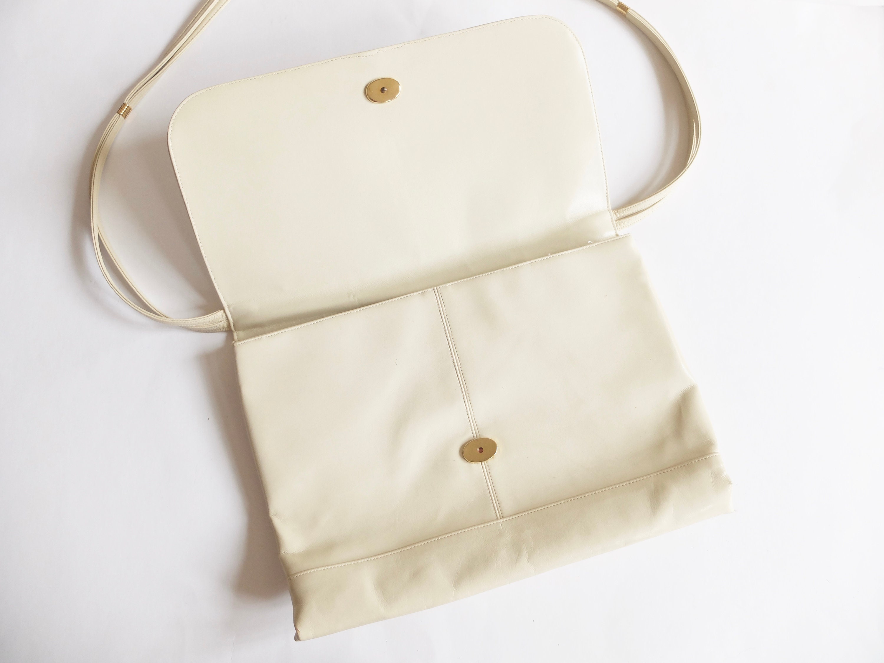Pale Ivory Leather Shoulder Purse . Delicate Gold Chain Detail - Etsy