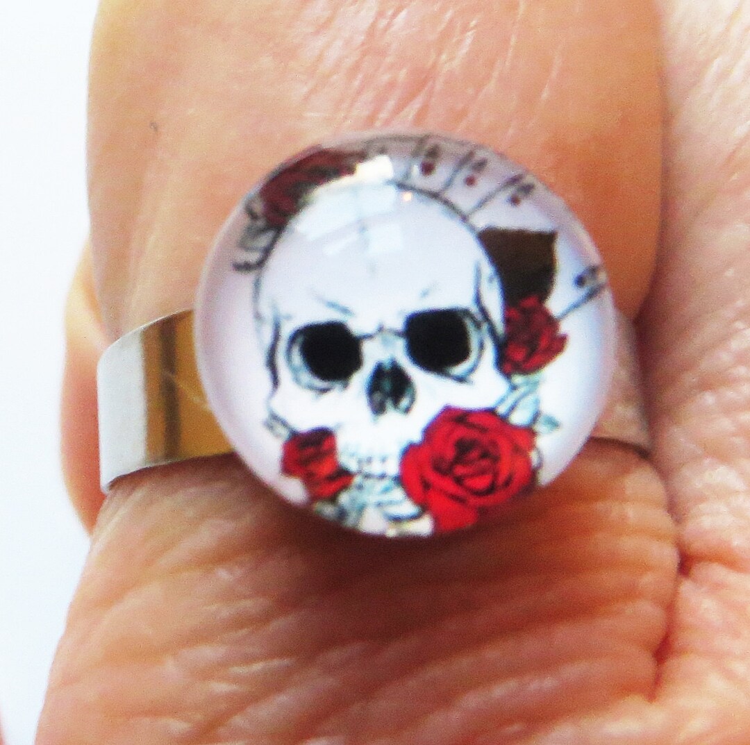 Skull and Roses Tattoo Art Style Ring - Etsy