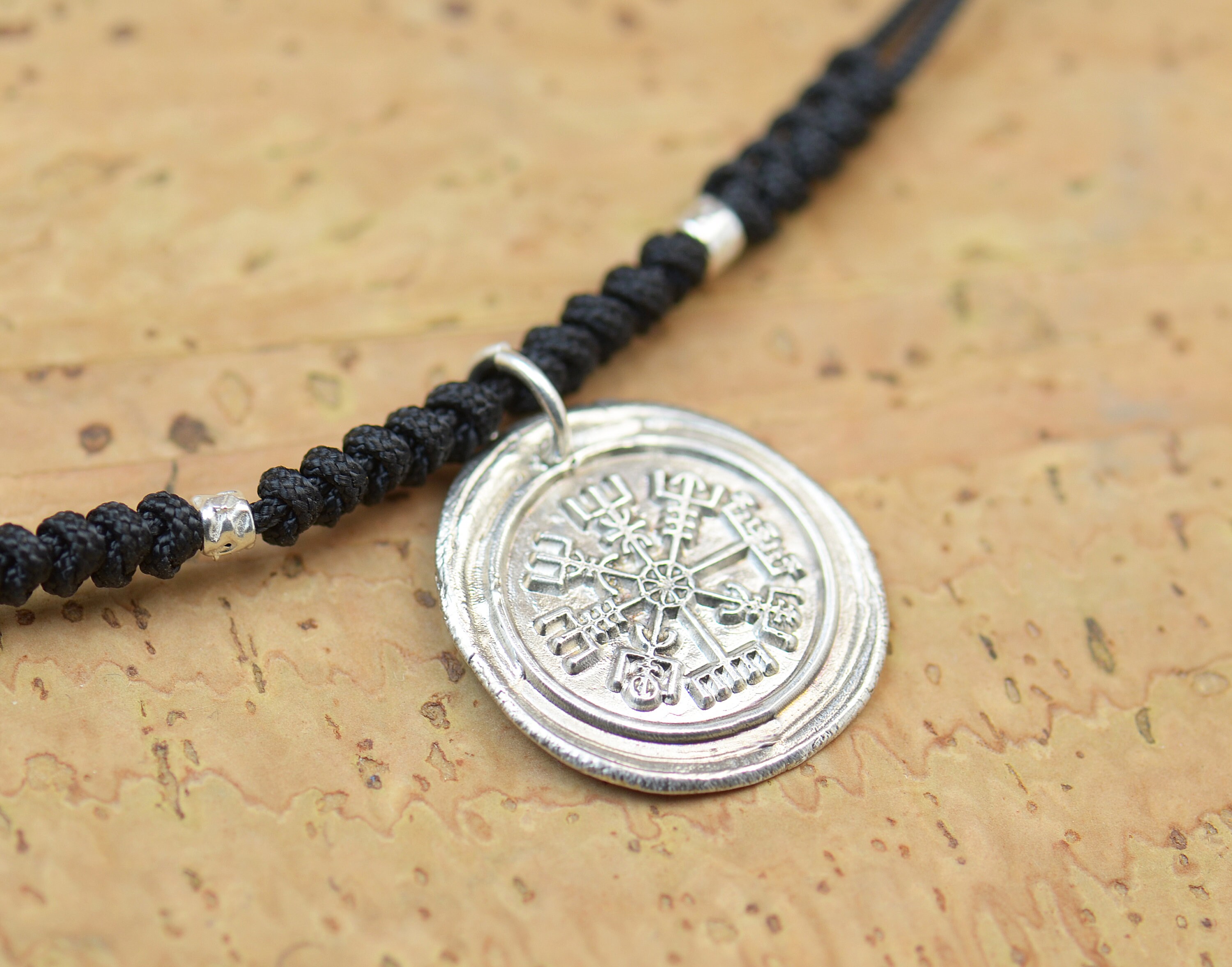 Huld manuscript - templatetyred