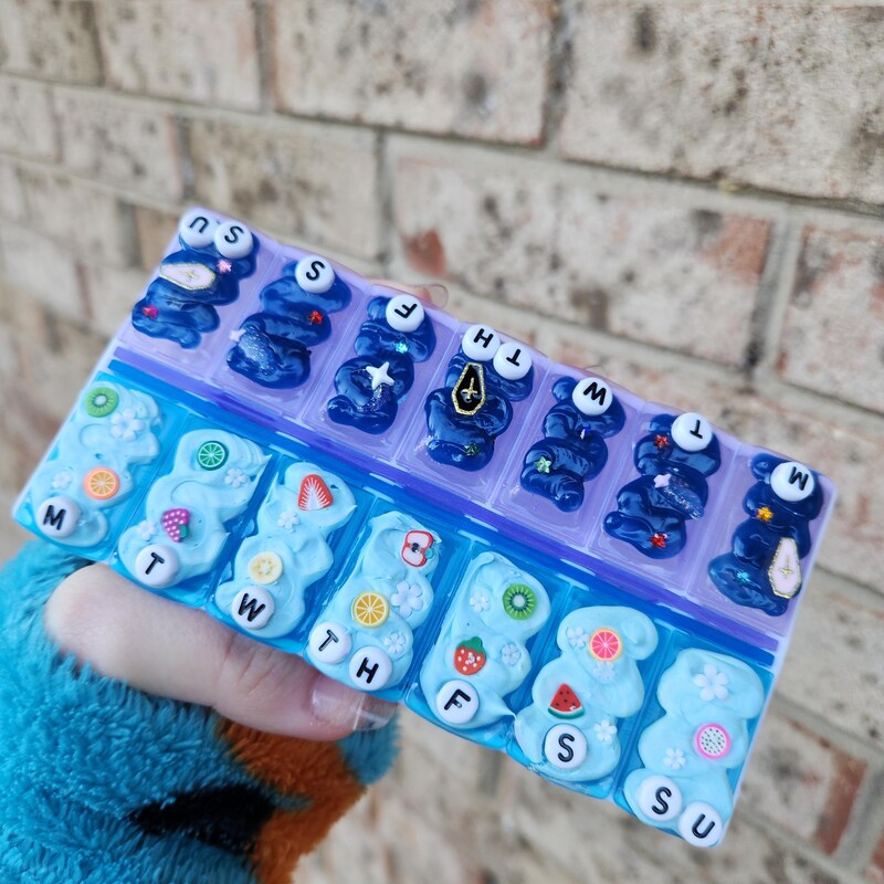 7 Day Cute Pill Organizer - Etsy