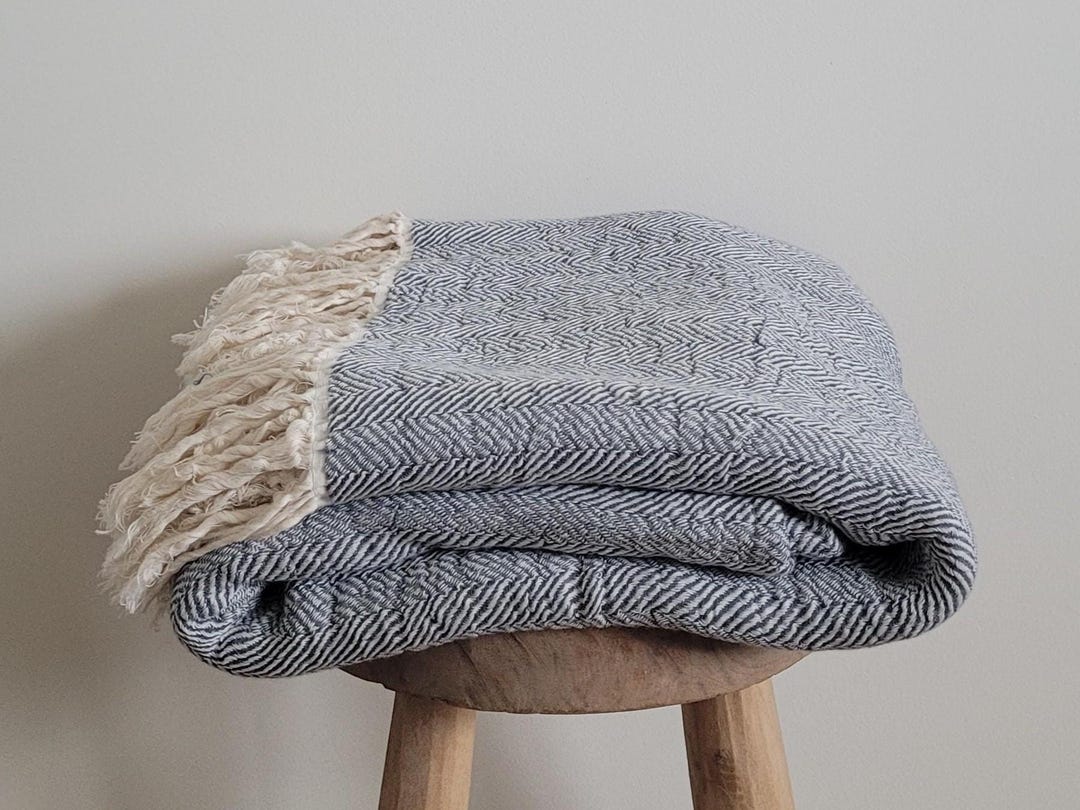 Traditional Blue and Beige Throw Blanket in Recycled Cotton 120x170cm ...