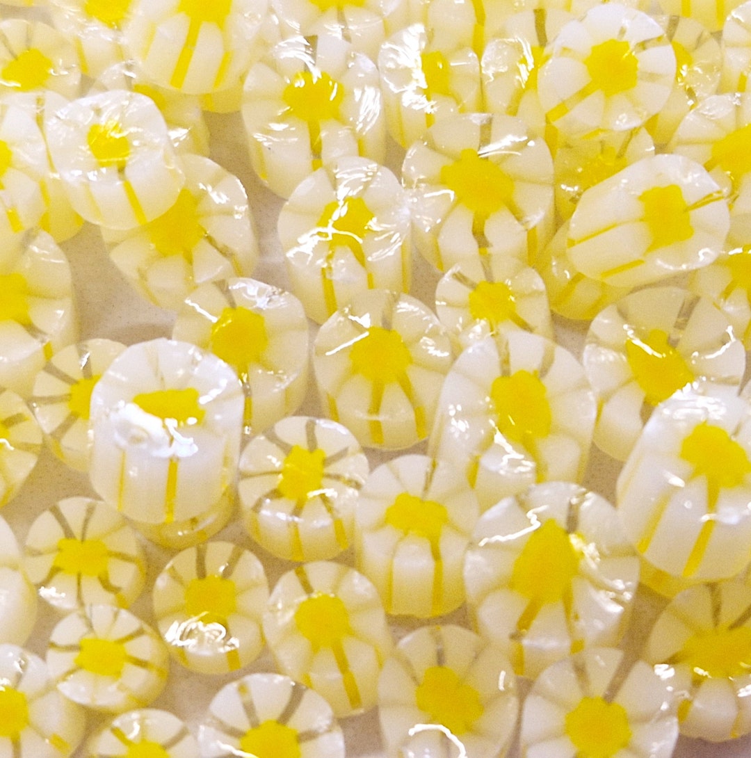 Daisy Daisies Yellow & White Flower Murrini Slices, Glass Chips ...