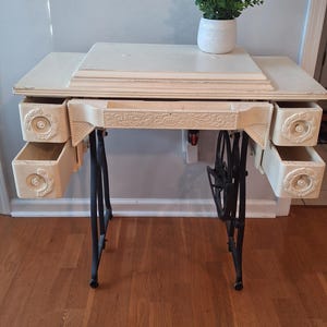Vintage 1900s Singer Sewing Machine Table! - Etsy