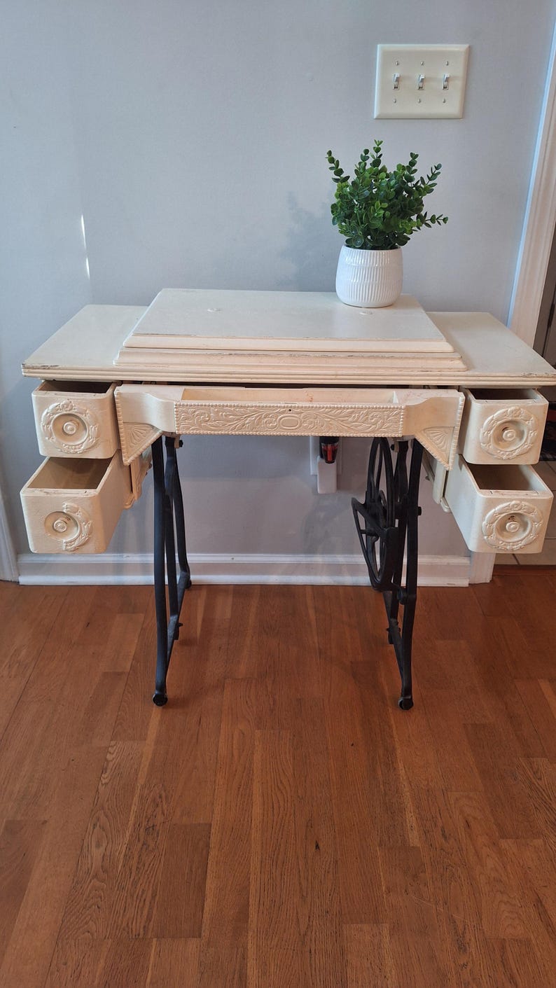 Vintage 1900s Singer Sewing Machine Table! - Etsy