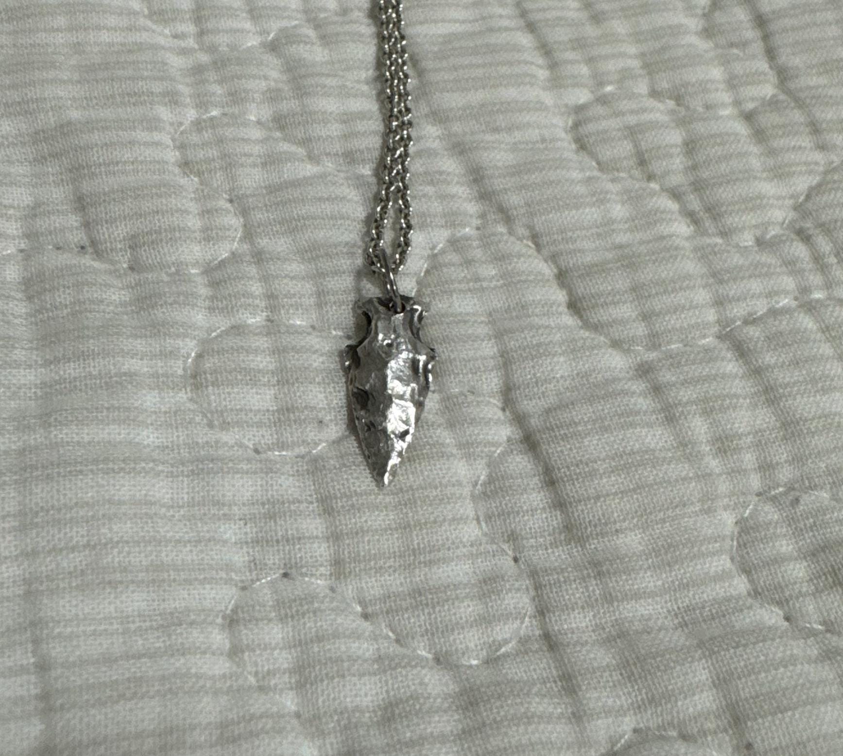 Mini Arrowhead Pendant - Etsy