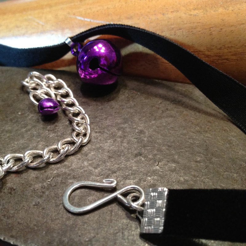 Bell Choker - Etsy
